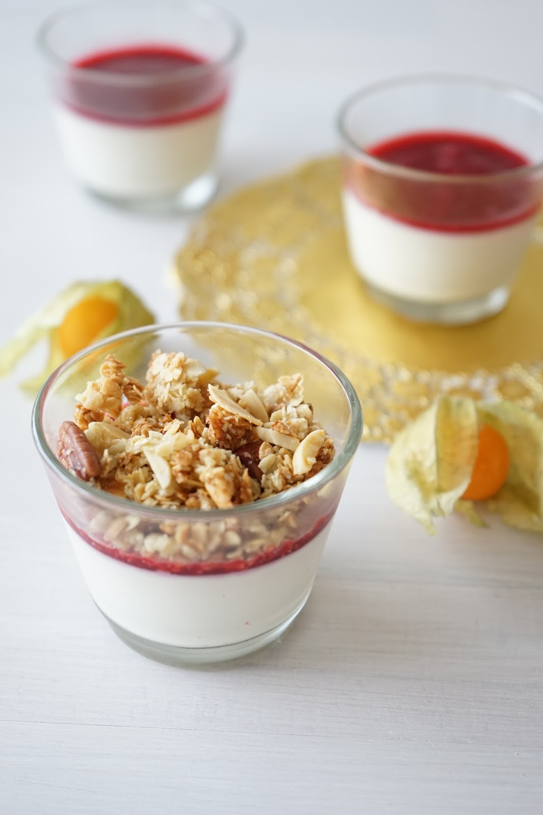 The Cook Time: Panna cotta, coulis de fruits rouges et granola ...