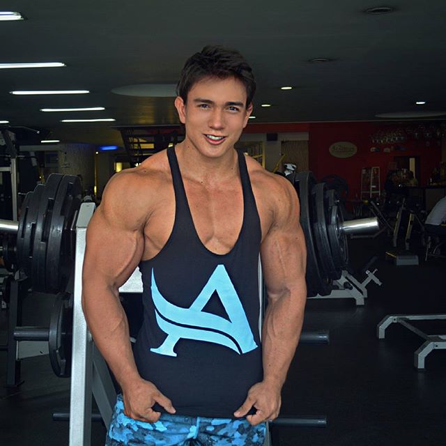 Daniel Roman: Biceps & Triceps Workout