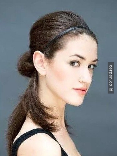 Trik Kuncir Rambut yang Harus Dipelajari, Fashion nan Cute! - Bagikan ...