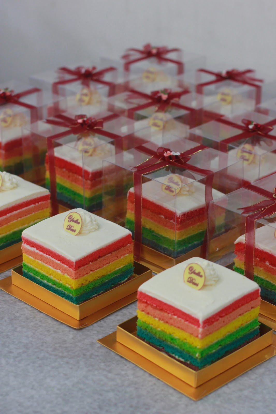 Nanina Kitchen: 50 Mini Rainbow Cake