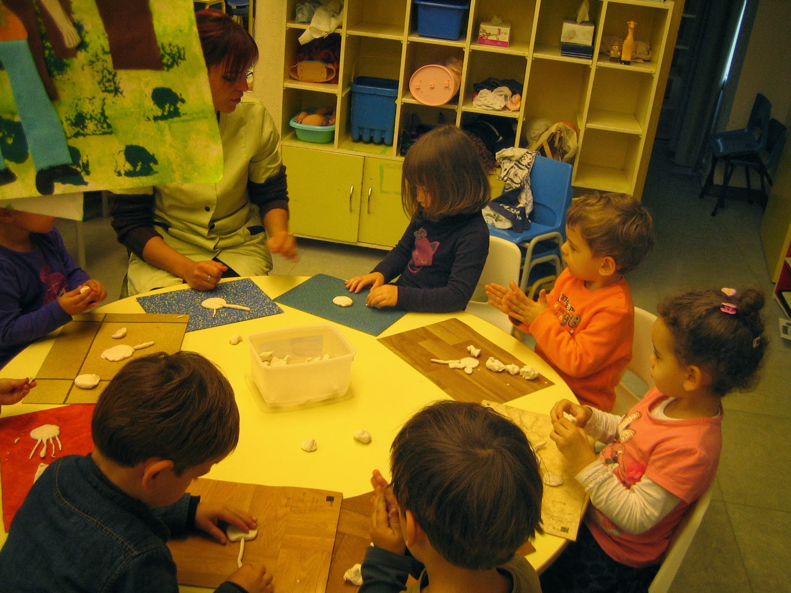 pasteurpetitsetgrands: Atelier dirigé de pâte à modeler