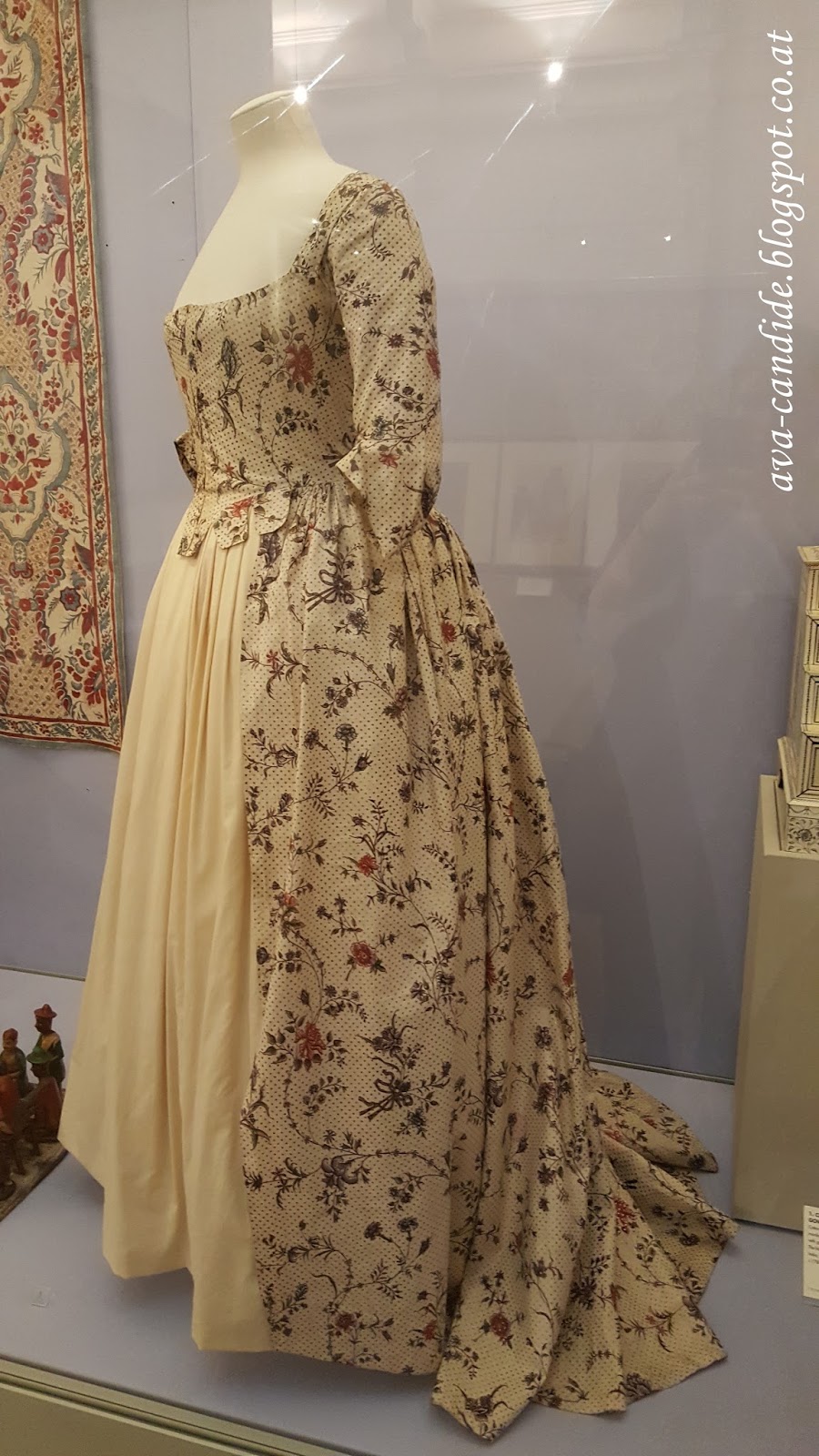AvA Candide: (More) Costumes from the V&A Museum