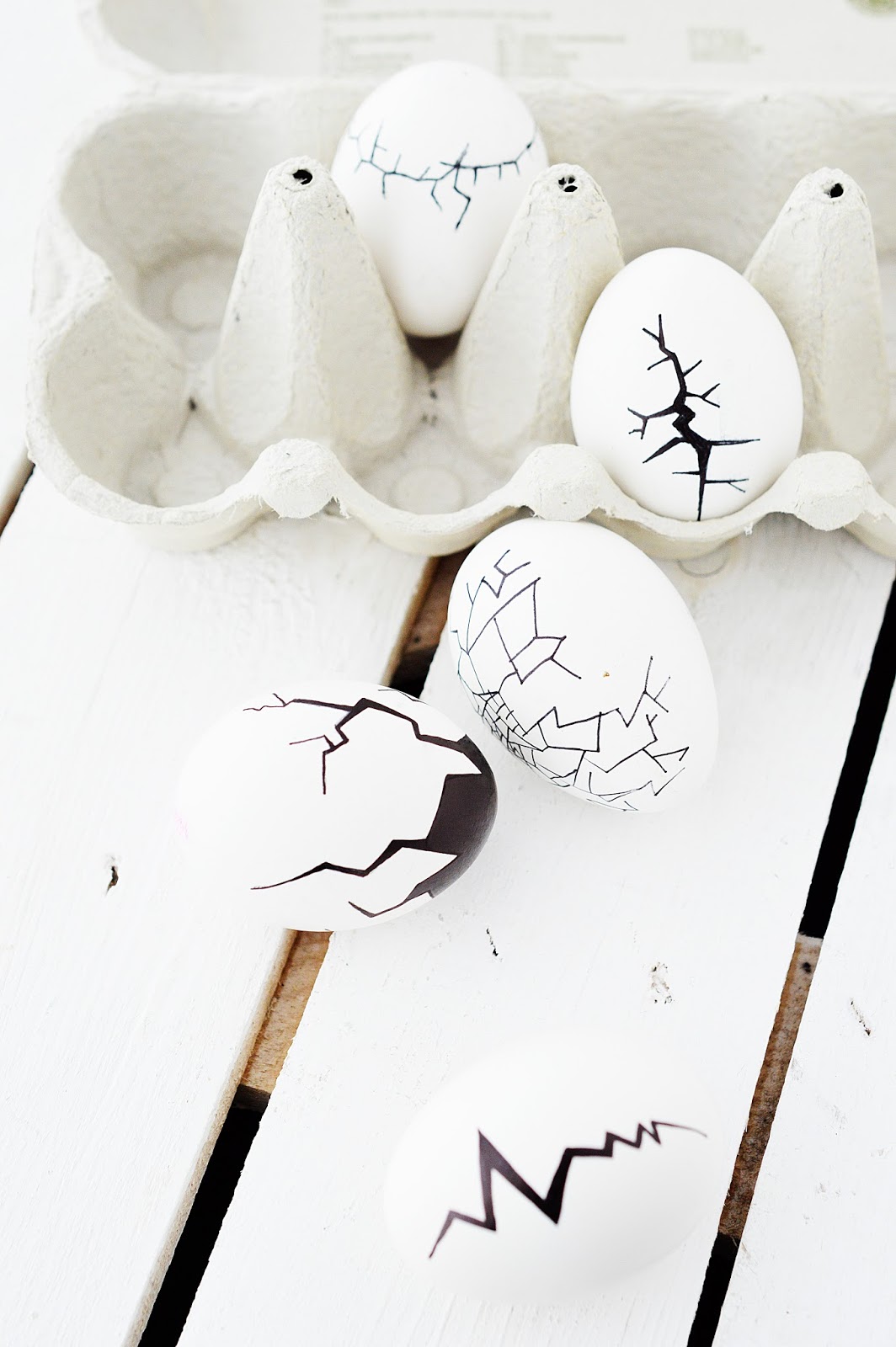 Easter mishap | DIY CRACKED EASTER EGGS - Motte