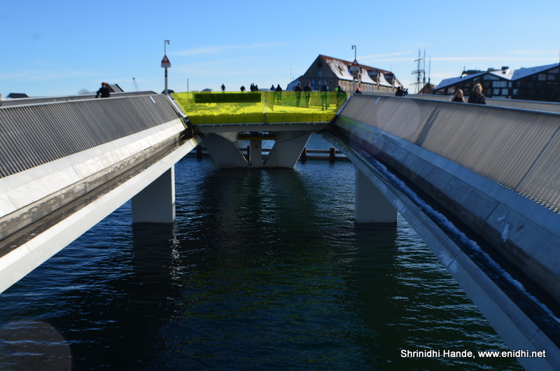 Copenhagen's new attraction:The Kissing bridge (Inderhavnsbroen or ...