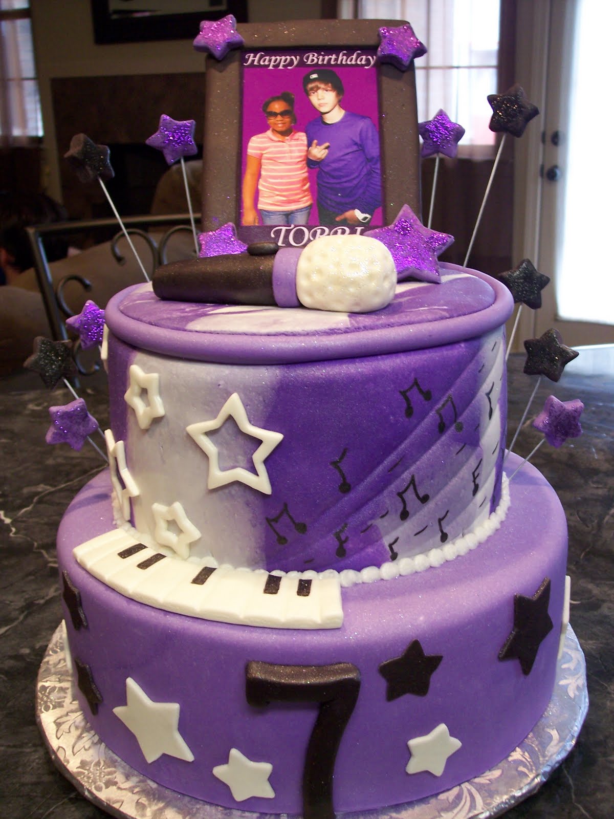 MyMoniCakes: Justin Bieber Picture Frame Cake