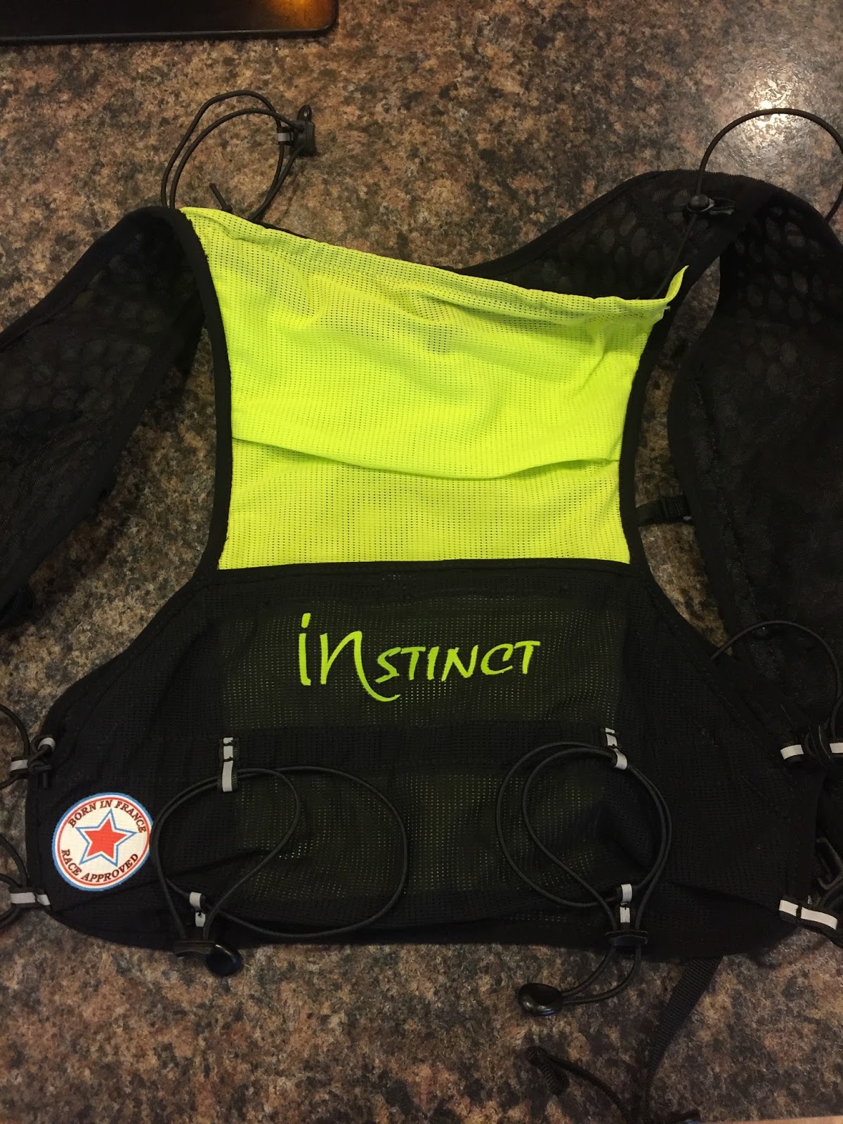 Road Trail Run: InStinct Evolution Trail Vest - Light 7 liter Race Vest