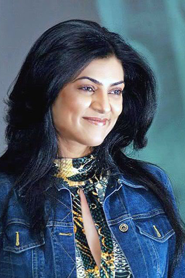 Bollywood Actress Stunning Sushmita Sen Photos - On The Spot