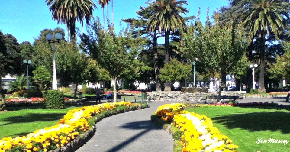 Napier Daily Photo: Clive Square, Napier - Theme Day - A Landmark