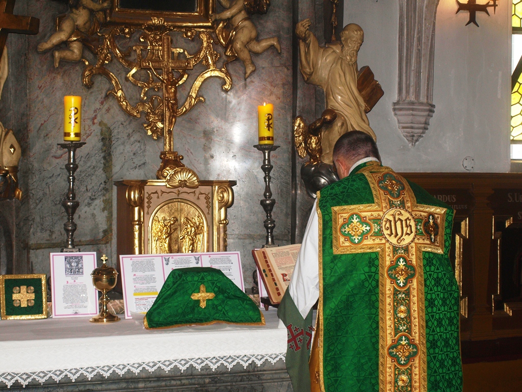 Liturgia Papal: Tres clases de misa