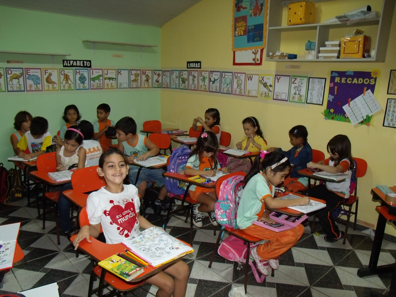 Espaço Educacional Criança, Arte e Criatividade "A arte de educar bem ...