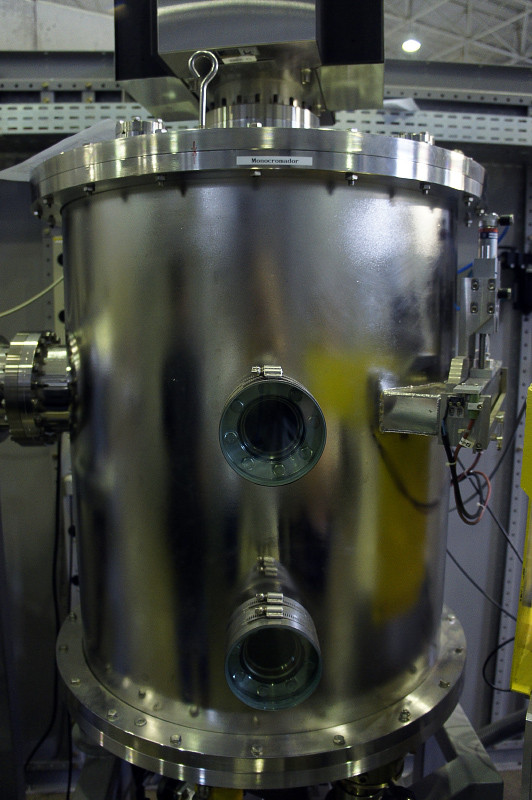 Microworlds: Big microscopes