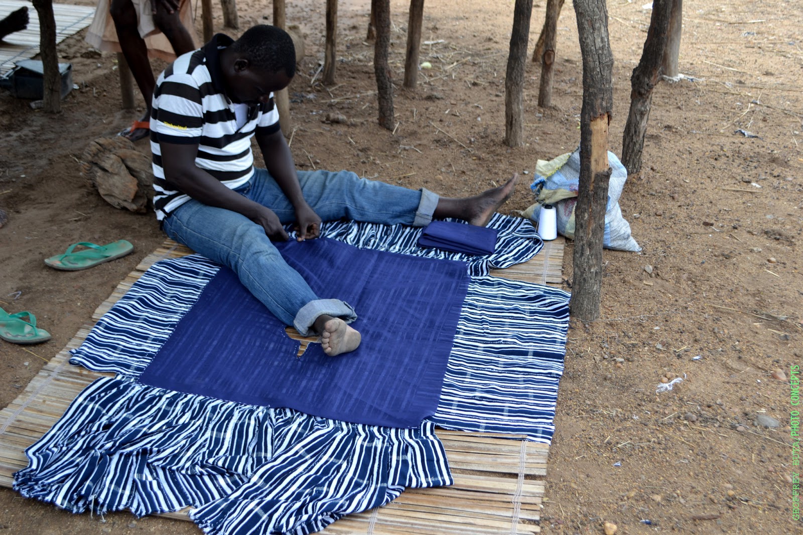 PHOTO CONCEPTS: Daboya “Traditional SMOCK weaving heritage” in Ghana.