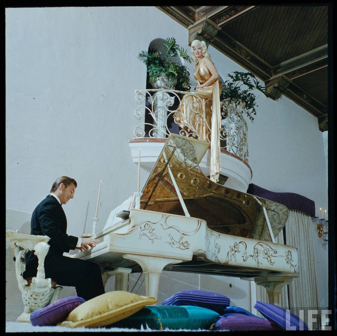 Take a Look Inside Jayne Mansfield's Splendor "Pink Palace" ~ Vintage ...
