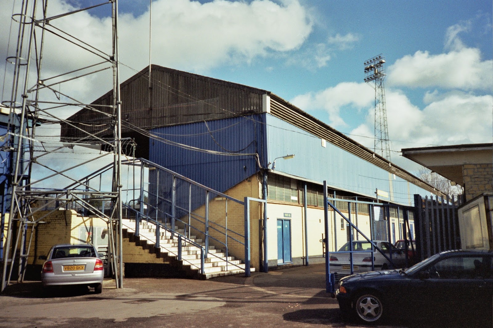 The Wycombe Wanderer: Oxford United - The Manor Ground