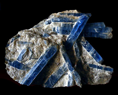 Sogna la Felicità... Il Benessere a casa tua: Cianite (o Distene)