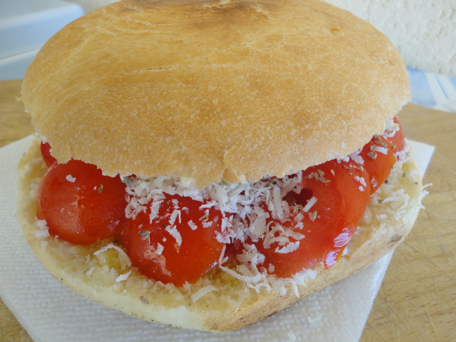 FIMMINA CUCINIERA.......: MUFFULETTA (PANE CUNZATO)