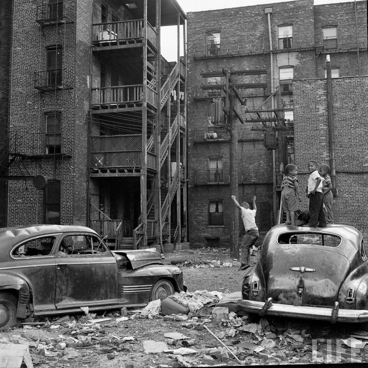 Those Who Can See: Whence Housing Segregation?