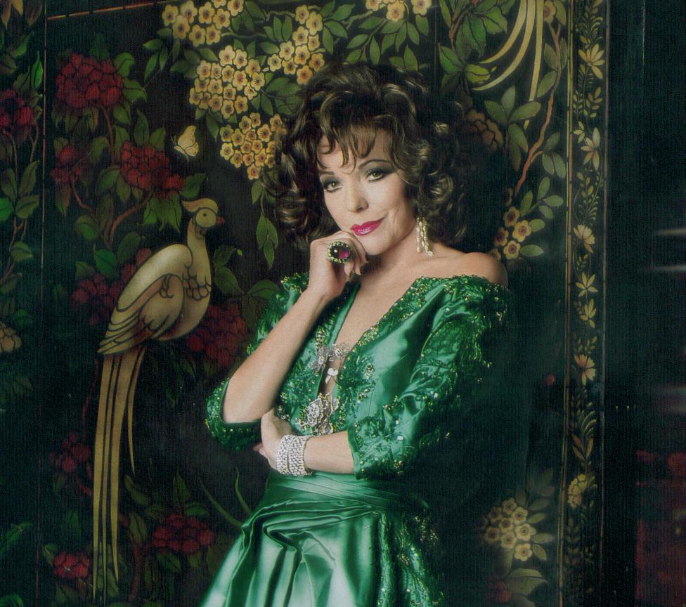 LEGENDARY DAME!: PHOTO OF THE DAY : JOAN'S A GREEN GODDESS...