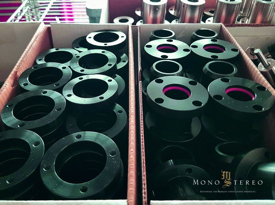 KRONOS PRO TURNTABLE PRODUCTION… – M & S | Ultimate High-Fidelity