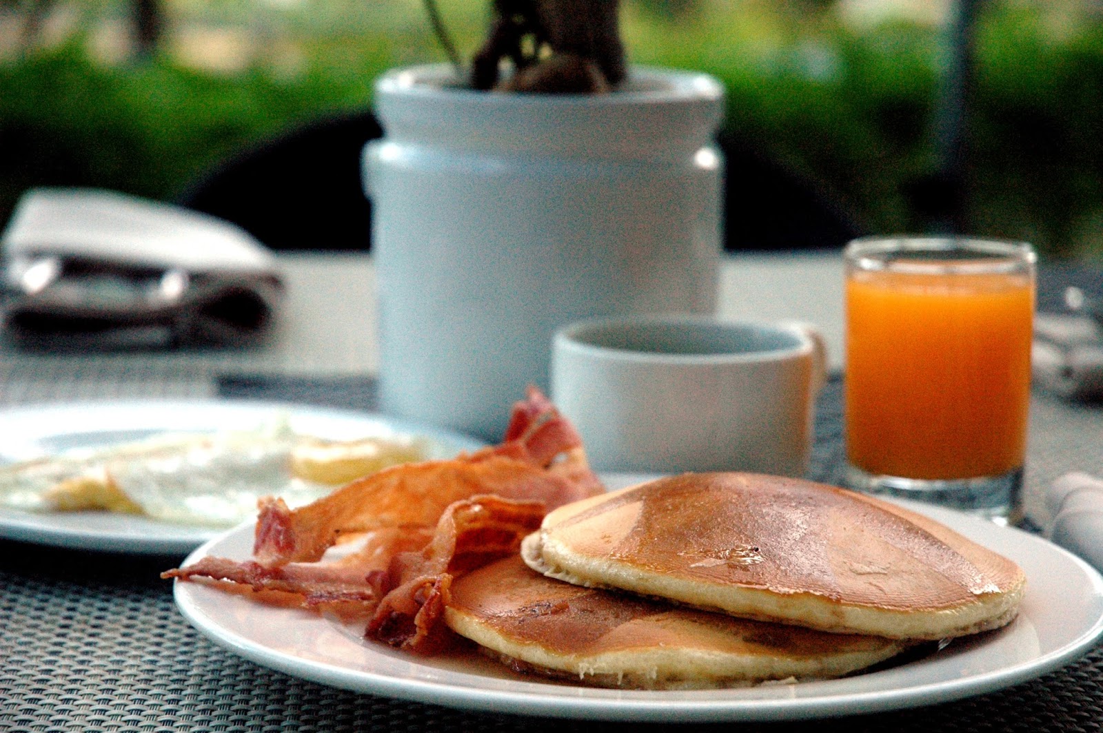 DUDE FOR FOOD: April 2014