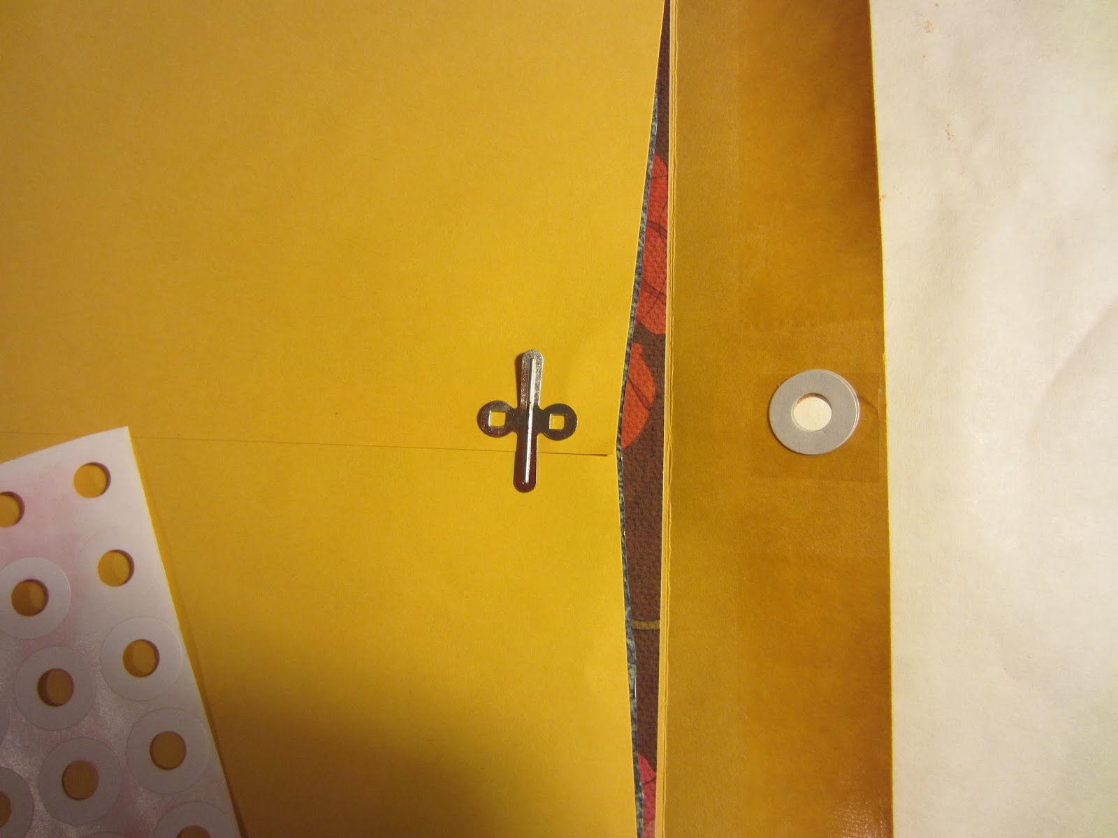 PaperTraders Art: Make a Manila Envelope Art Journal