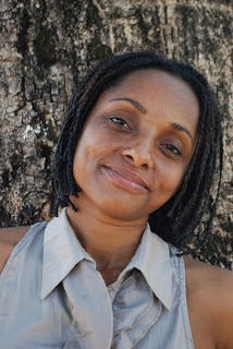 Neusa Baptista Pinto[Jornalista e Escritora Brasileira] - Revista Biografia