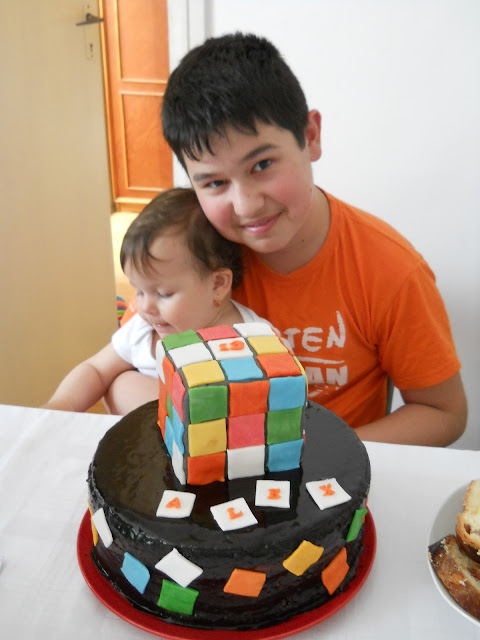 Arome si culori : Tort cub Rubik
