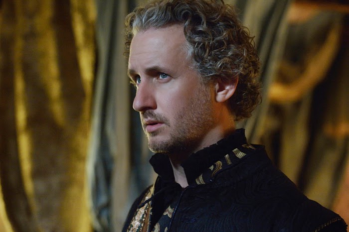 REIGN: Still dai primi 3 episodi | Lost In A FlashForward