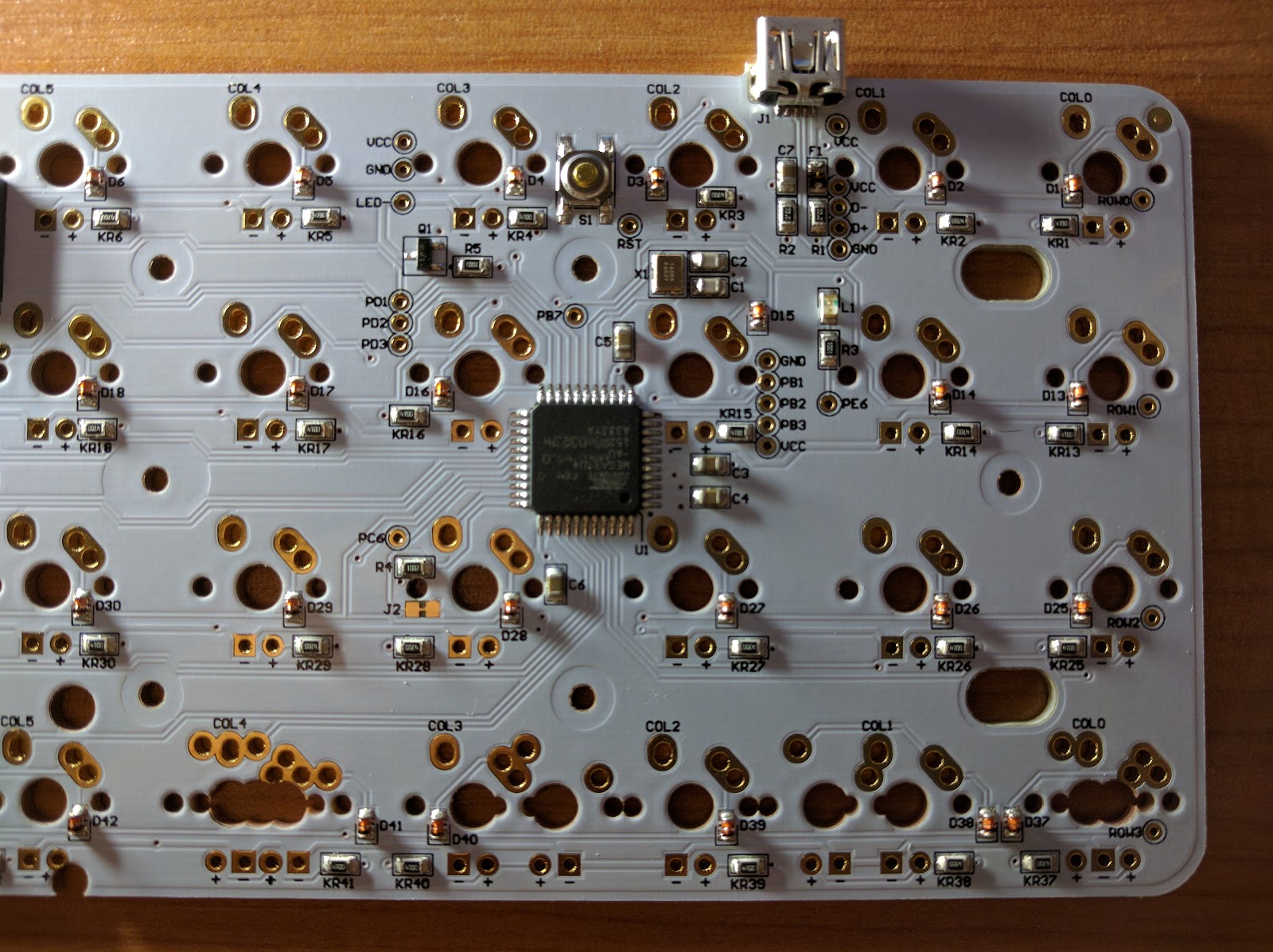 40% Keyboards: The Planck Keyboard PCB Rev 4