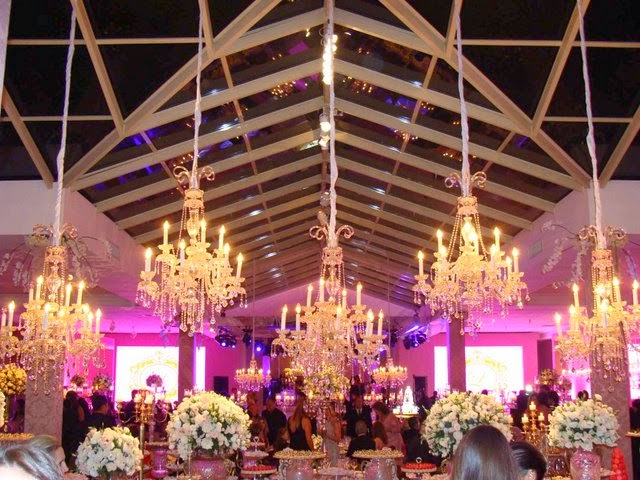 O Castelo do Batel celebra os 15 anos das 4 princesas da família Lupion...