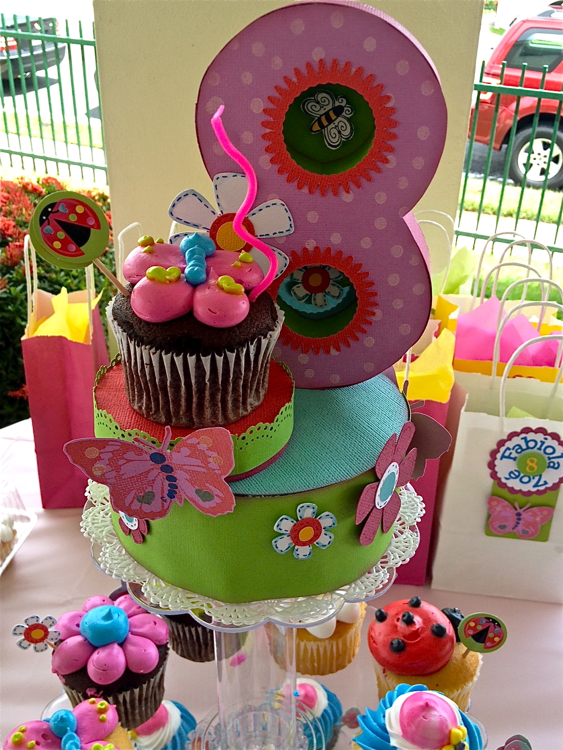 Wine, Cheese and Scrapbooking: Happy 8th Birthday... Photos of cupcakes ...