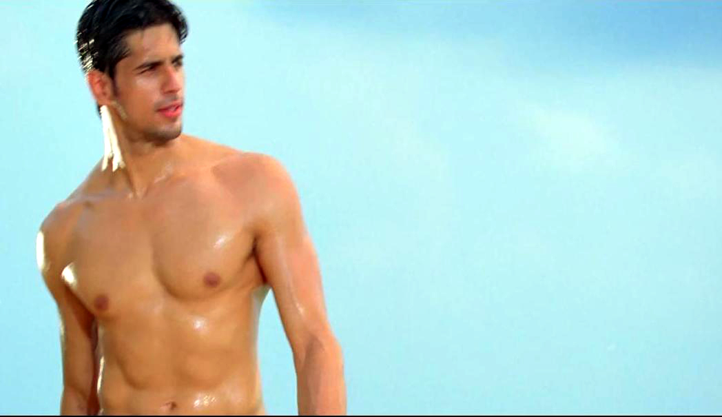 Shirtless Bollywood Men: Siddharth Malhotra