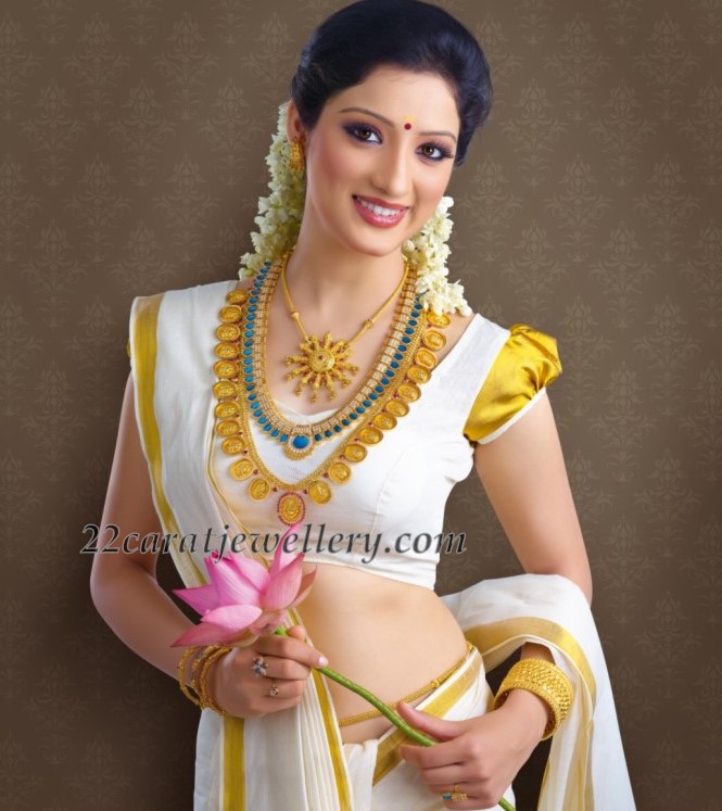Kerala Bride in Traditional Jewellery - Jewellery Designs