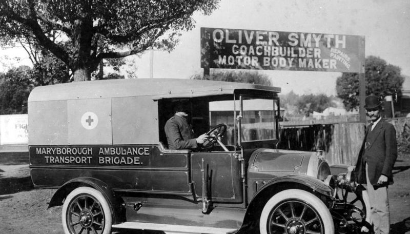 37 Historical Photos That Show Early Ambulances Over 100 Years Ago ...