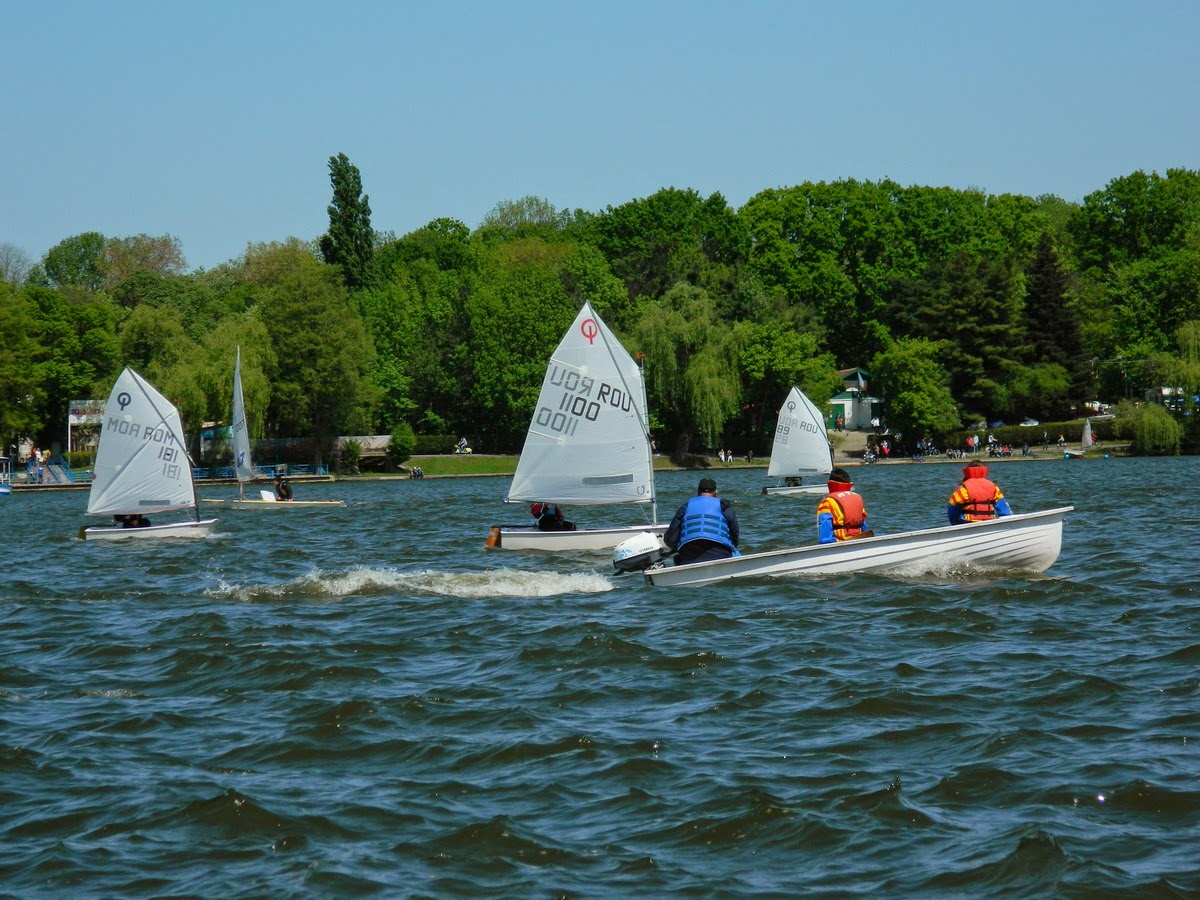 LA MULTI ANI, ROMANIA!: Salupe