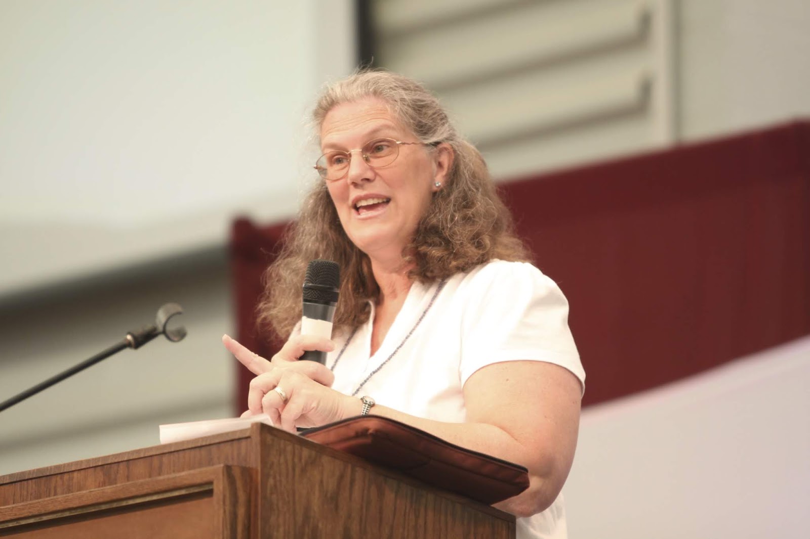 The Pearl of Great Price: Pull Up A Pew #9 ~ Meet Kimberly Hahn