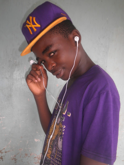 SIKILIZA NA DOWNLOAD TRACK YA DOGO ASLAY ~ UTACHEZAJE - Mkubwa Na Wanawe