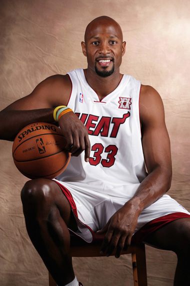 BASKETBALL 24/48/82: ALONZO MOURNING-THE LEGEND OF 'ZO