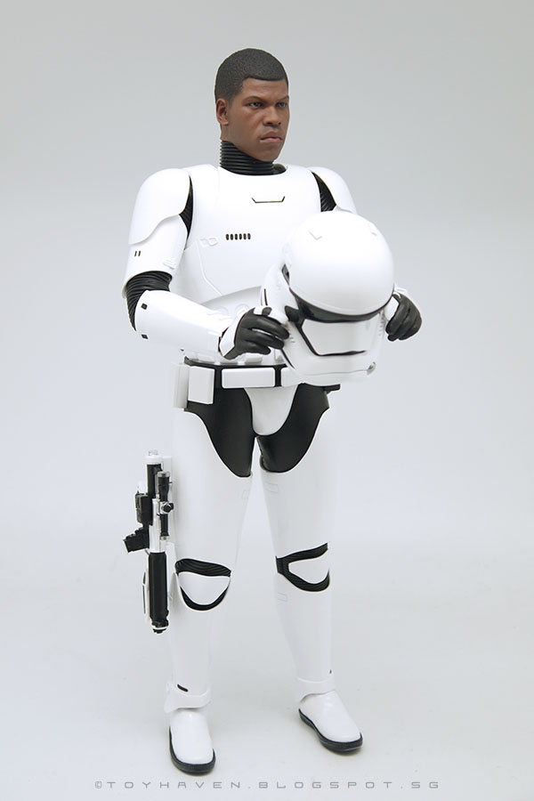 toyhaven: Presenting the Hot Toys 1:6 scale First Order Stormtrooper FN ...