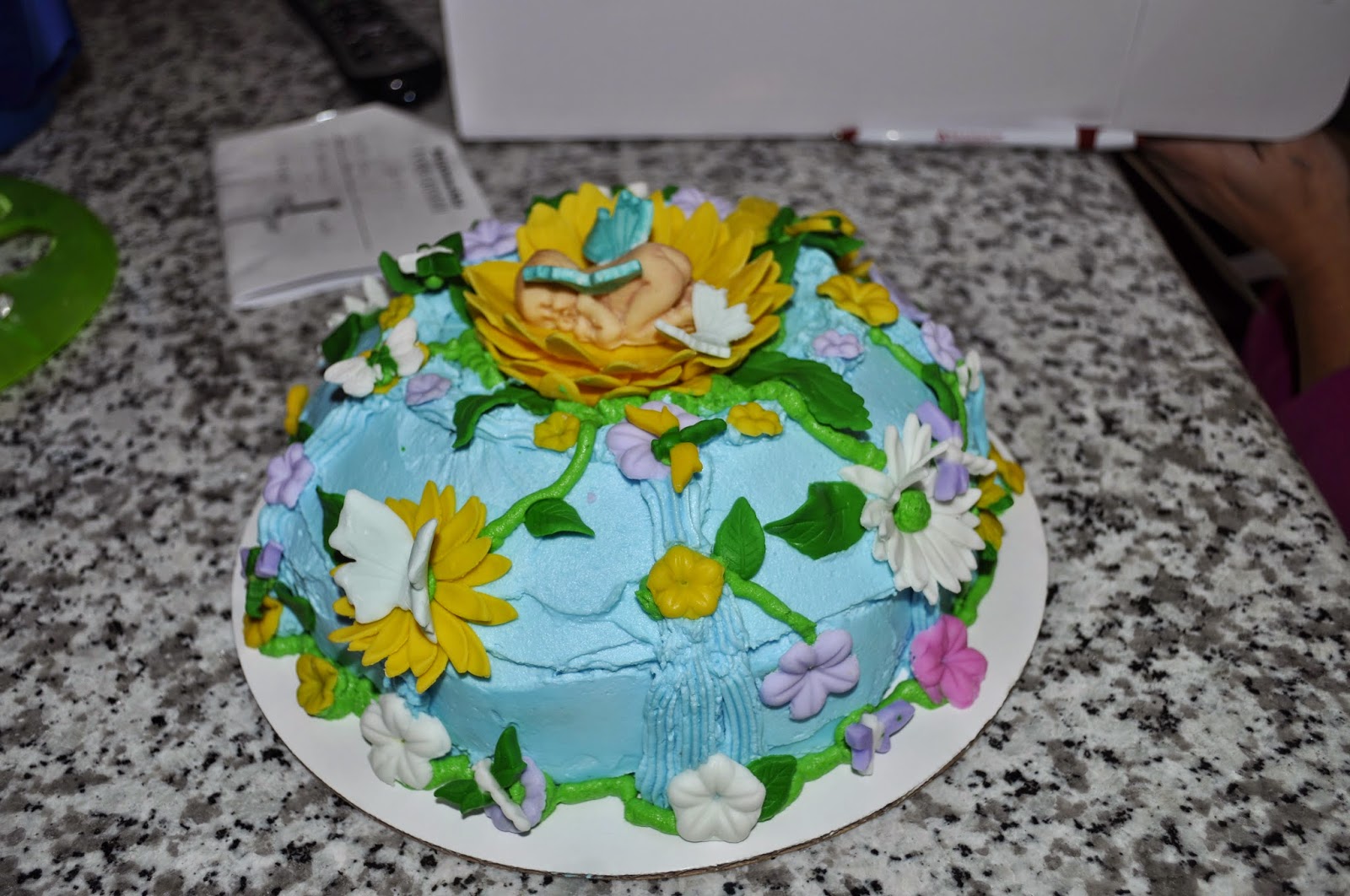 Tashee Cakes: Growing Babies Baby Shower Cake.