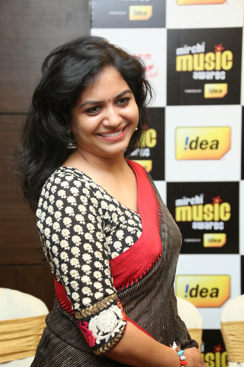 Telugu Singer Sunitha in black saree at Mirchi Music Awards South ...