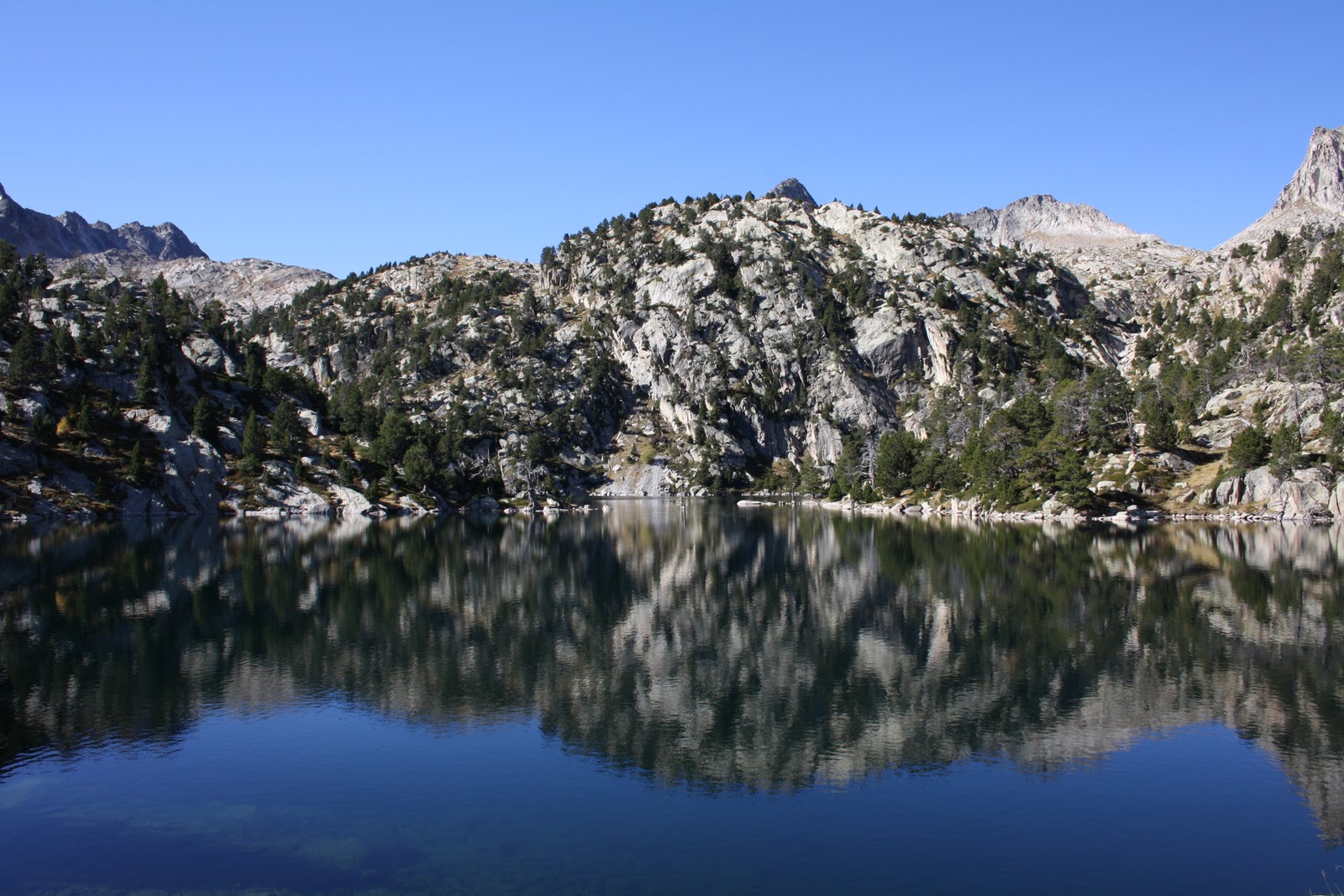 SENDERISMO y EXCURSIONISMO en los PIRINEOS: P.N. AIGÜESTORTES (octubre ...