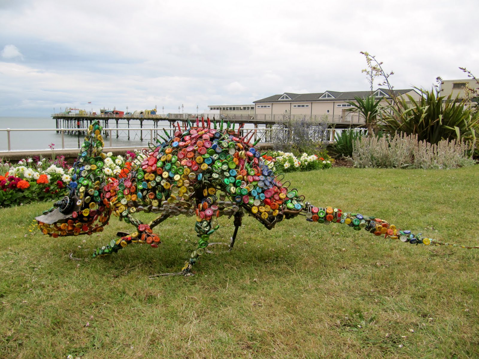 SCRAPTORS SCULPTURE GROUP: August 2011