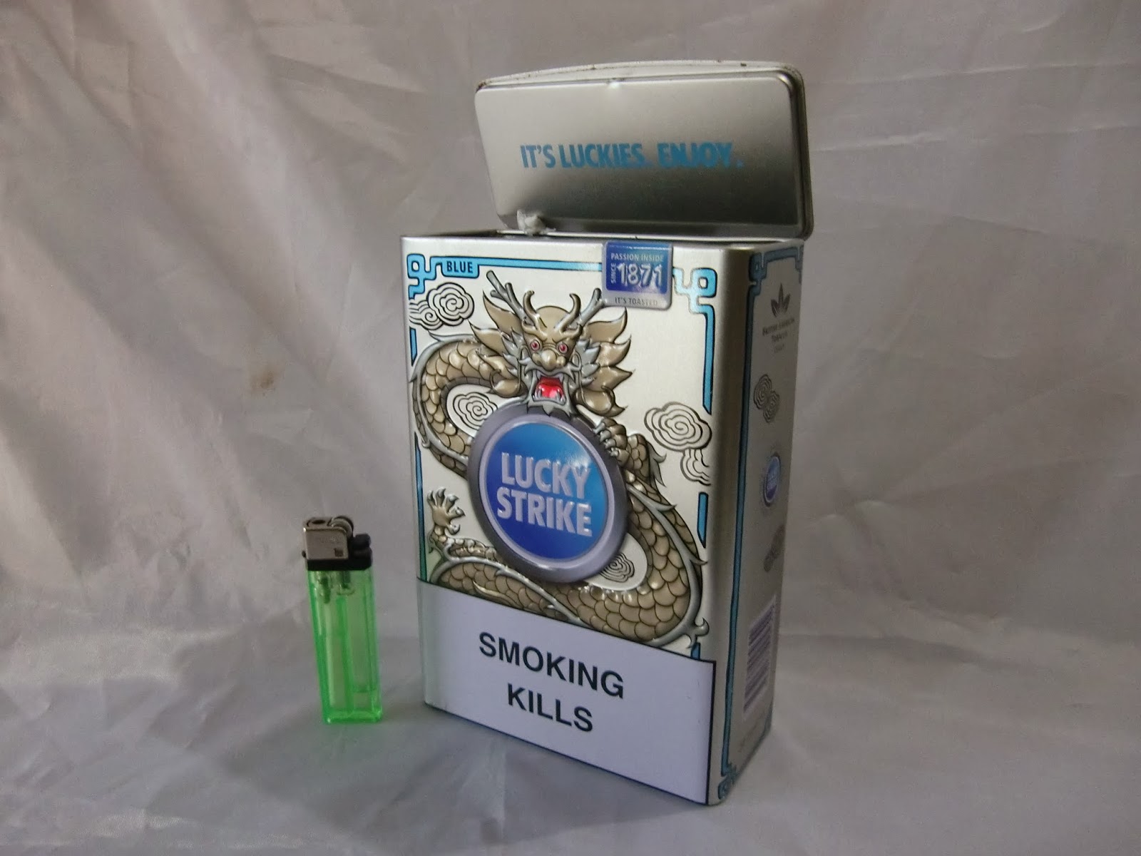 CILEGON ANTIK: Kaleng Rokok Lucky Strike