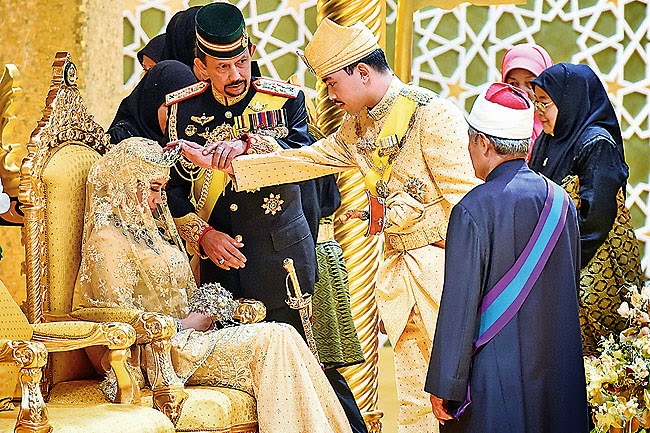 Brunei Royal Wedding 2015: Royal Bersanding Ceremony
