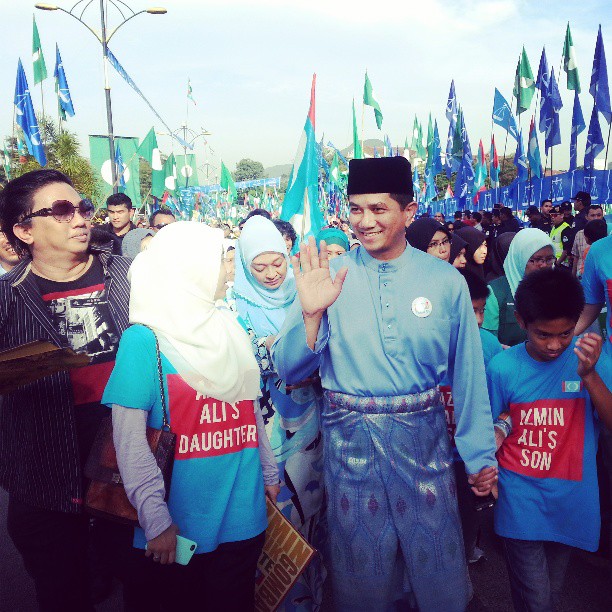 PENGUNDI BAHARU ONLINE [PRU13]: LAWAK PENAMAAN CALON: AZWAN ALI TAK ...