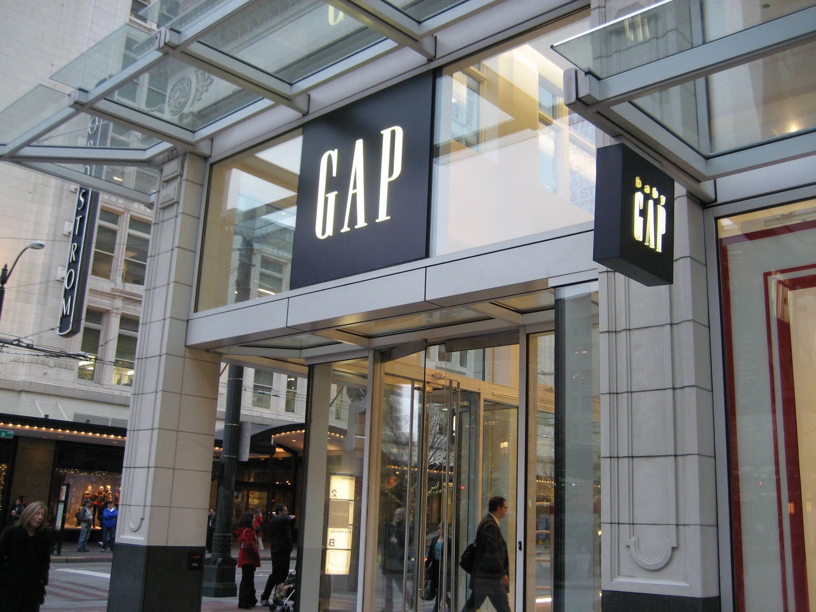 M A L U E R A F A: PRIMEIRA LOJA GAP NO BRASIL