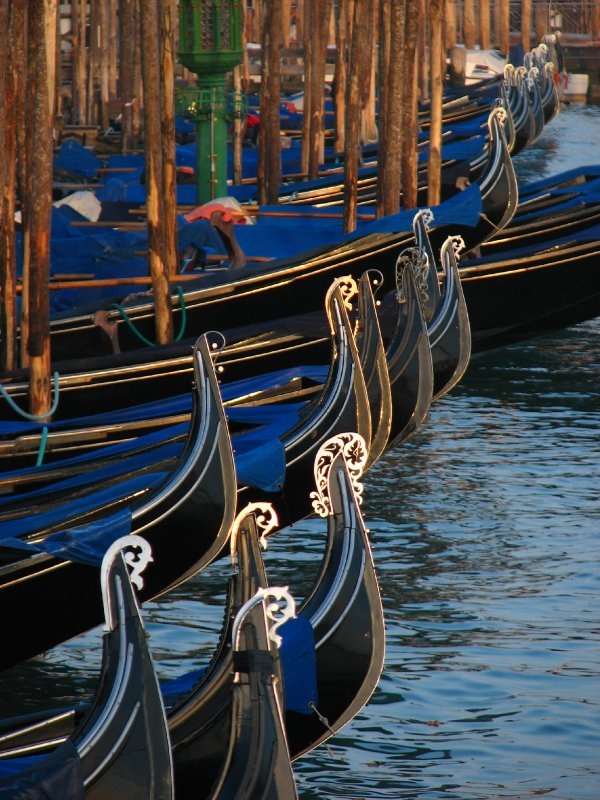 CMYK - A world of Colour – Gondolas