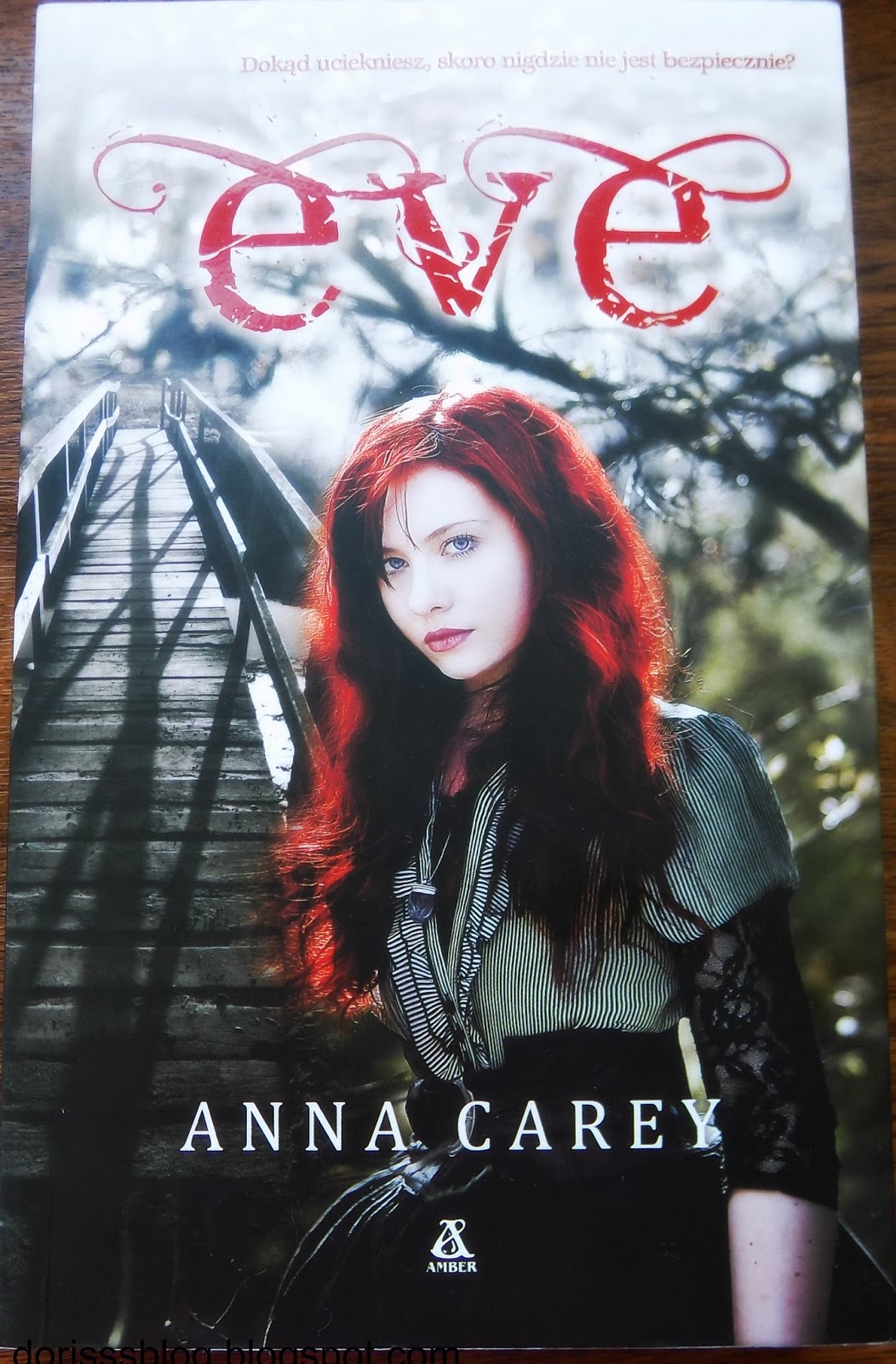 Loving to read books: {26} Anna Carey "Eve"