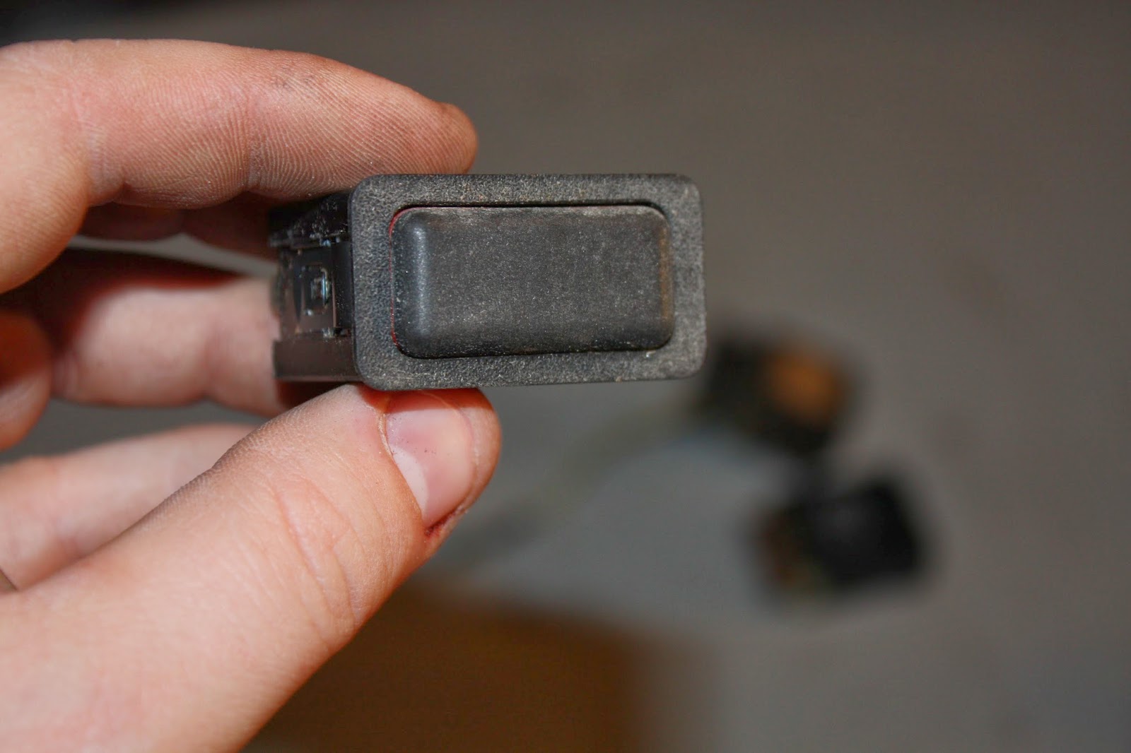 KrEvCon BMW Parts: E30 Window Lock Button